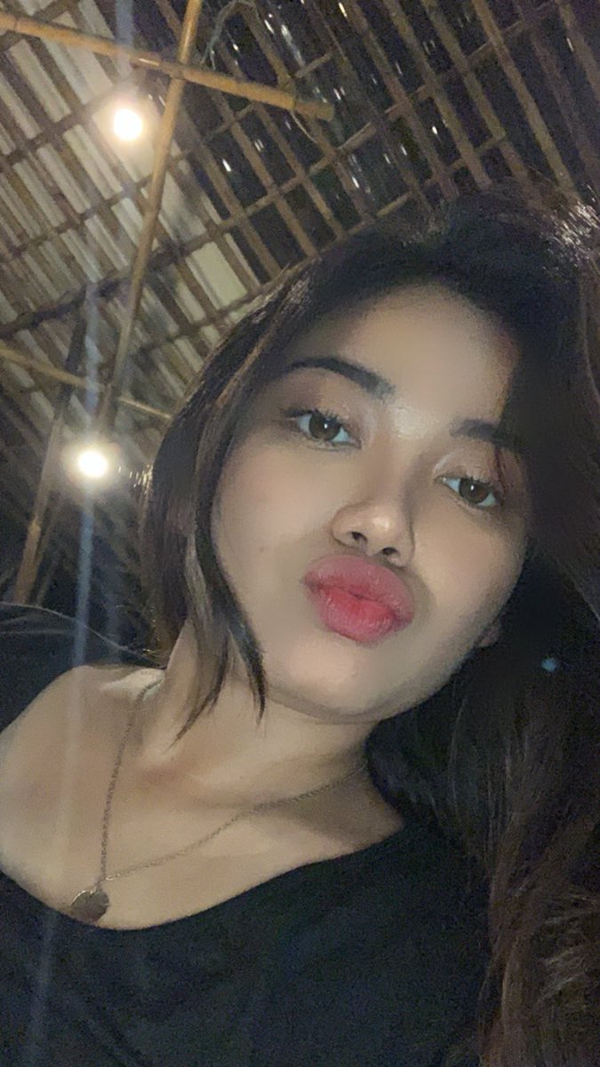 Ayu Ari on Twitter: "Selfie dari bawah"