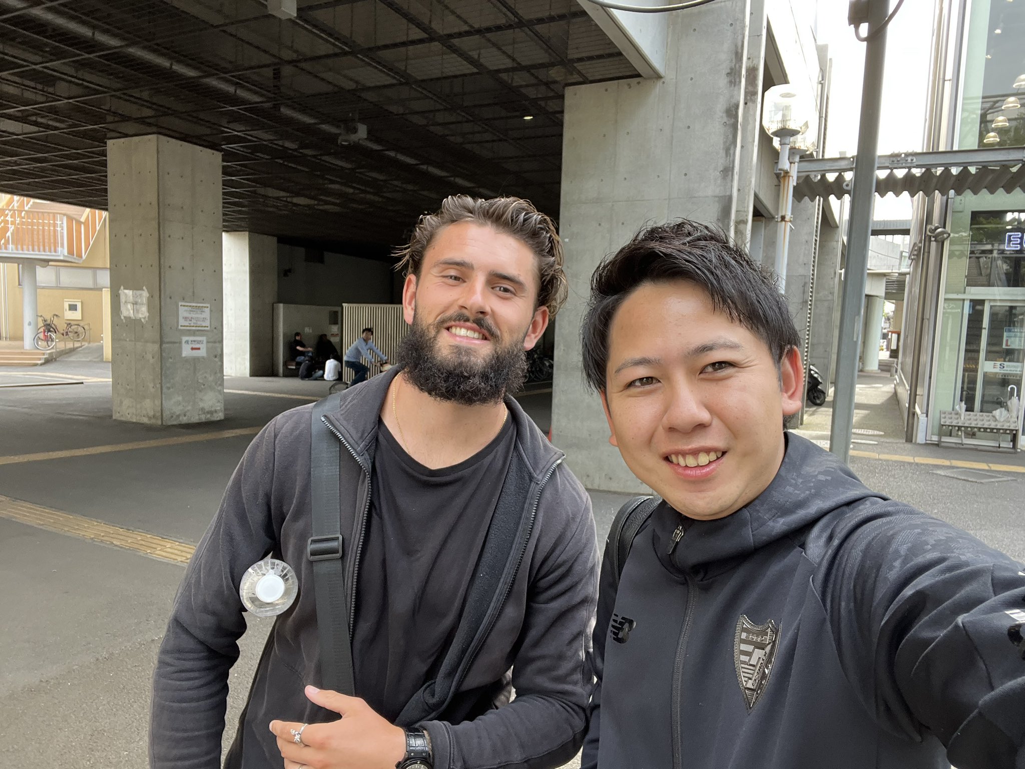 Ryousuke.I on Twitter: "せっかく味スタきたのに、当日券はネットで自分で買ってくれと言われて困ってたフランス人にチケット買ってあげた。 いろんな人が来やすく、見やすい環境 ...