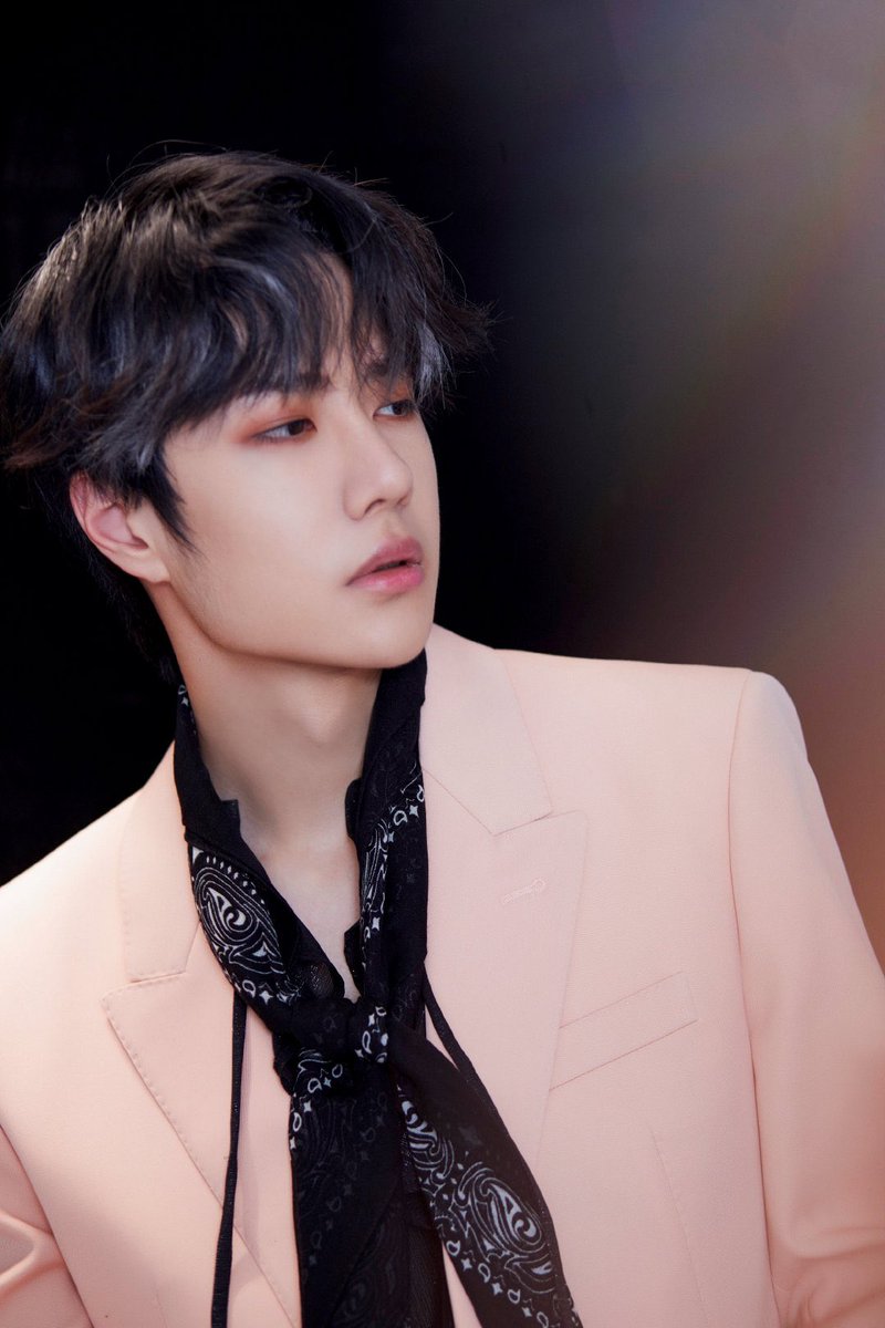 ฺ hana ฺ on Twitter: "20190419 20:15 UNIQ OFFICIAL weibo x Wang Yibo (1/3) Wang Yibo for ...