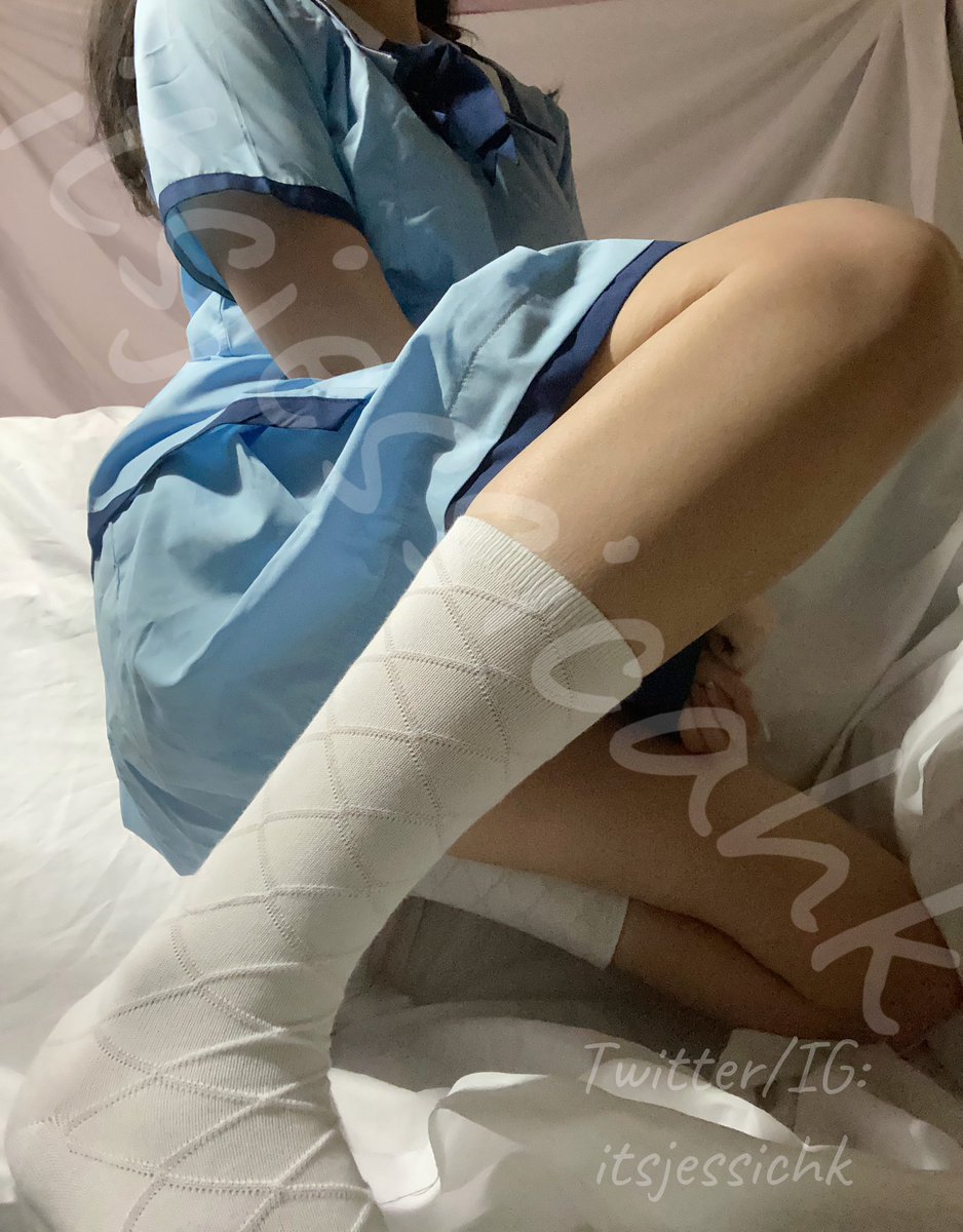 怕丑妹👧🏻🇭🇰 On Twitter 係咪想我擘開d隻腳呢😳 睇我著咩色底底呢🤪 中意引誘人令人對我有遐想 好想要多啲而硬既感覺 多過d人一見到張相有會有性慾既😂 至於點解會對一個女仔有