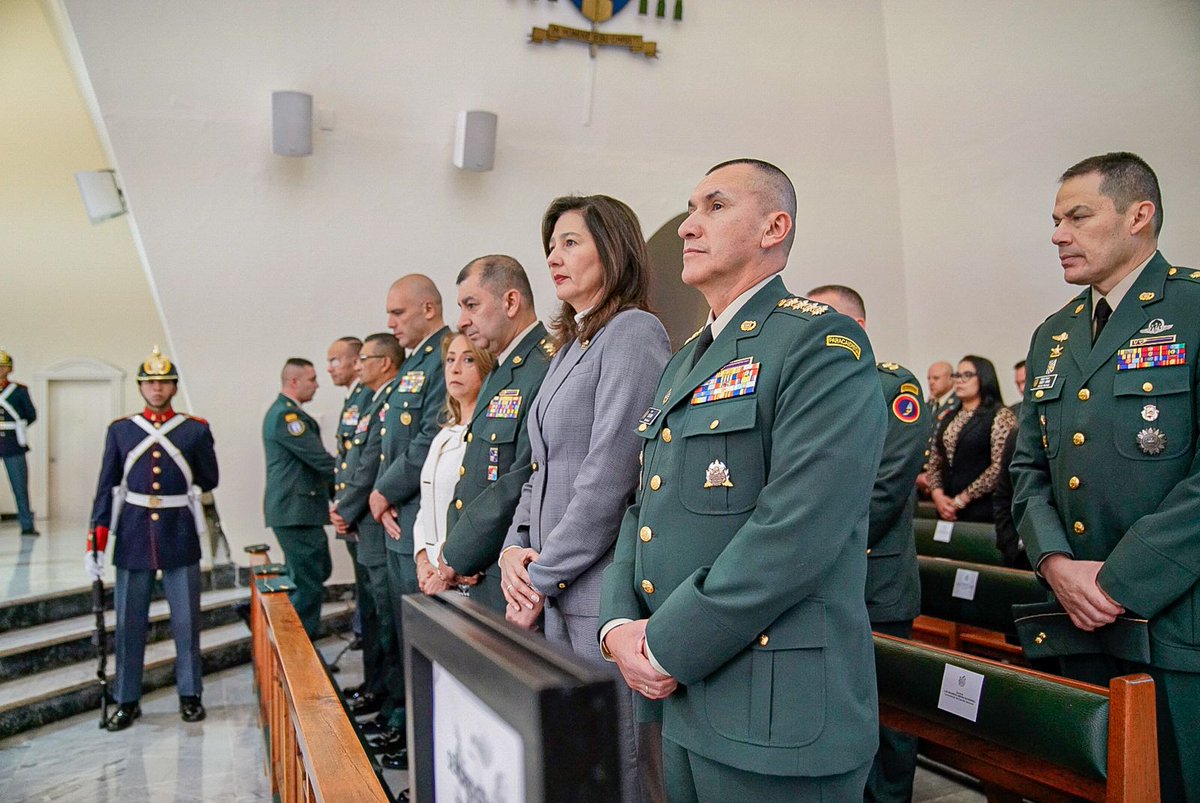 Cuarta División del Ejército Nacional on Twitter: "RT @COL_EJERCITO: En solemne misa, nuestro ...