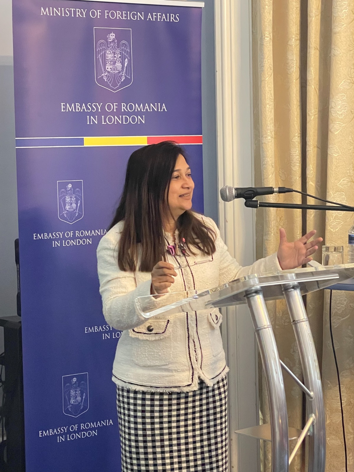 Laura Popescu (@laurapopescumfa) / Twitter