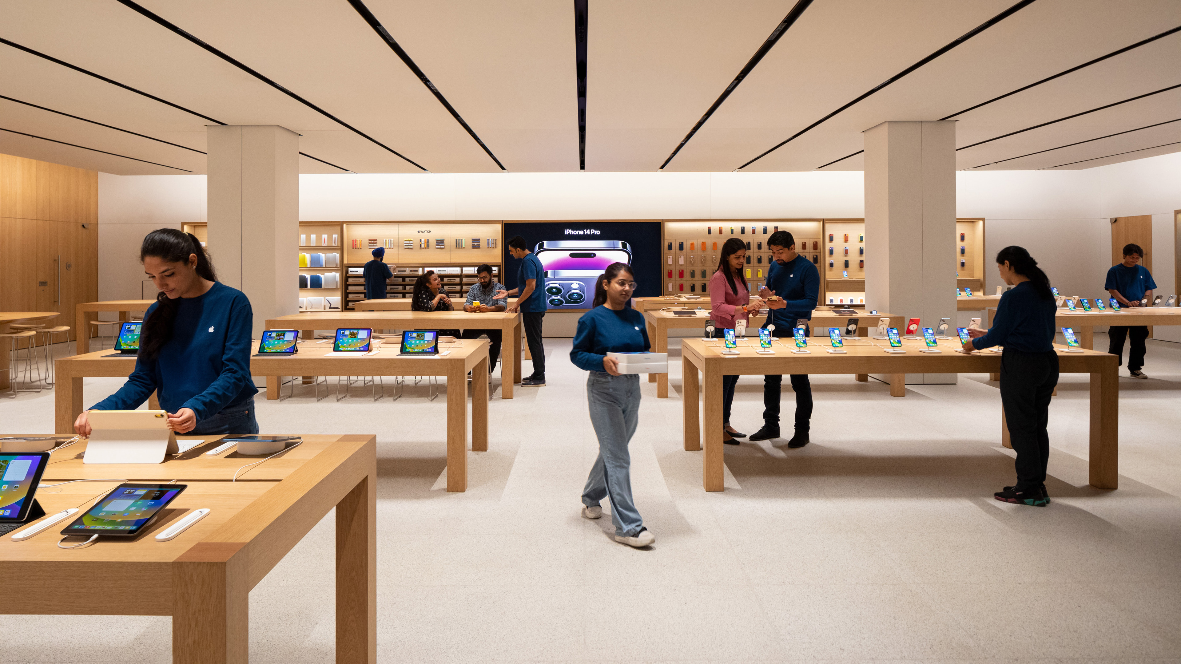 Apple Store In Delhi: Inside View Of Second Indian Retail Outlet | Pics ... Apple Store In Delhi: Inside View Of Second Indian Retail Outlet | Pics ...