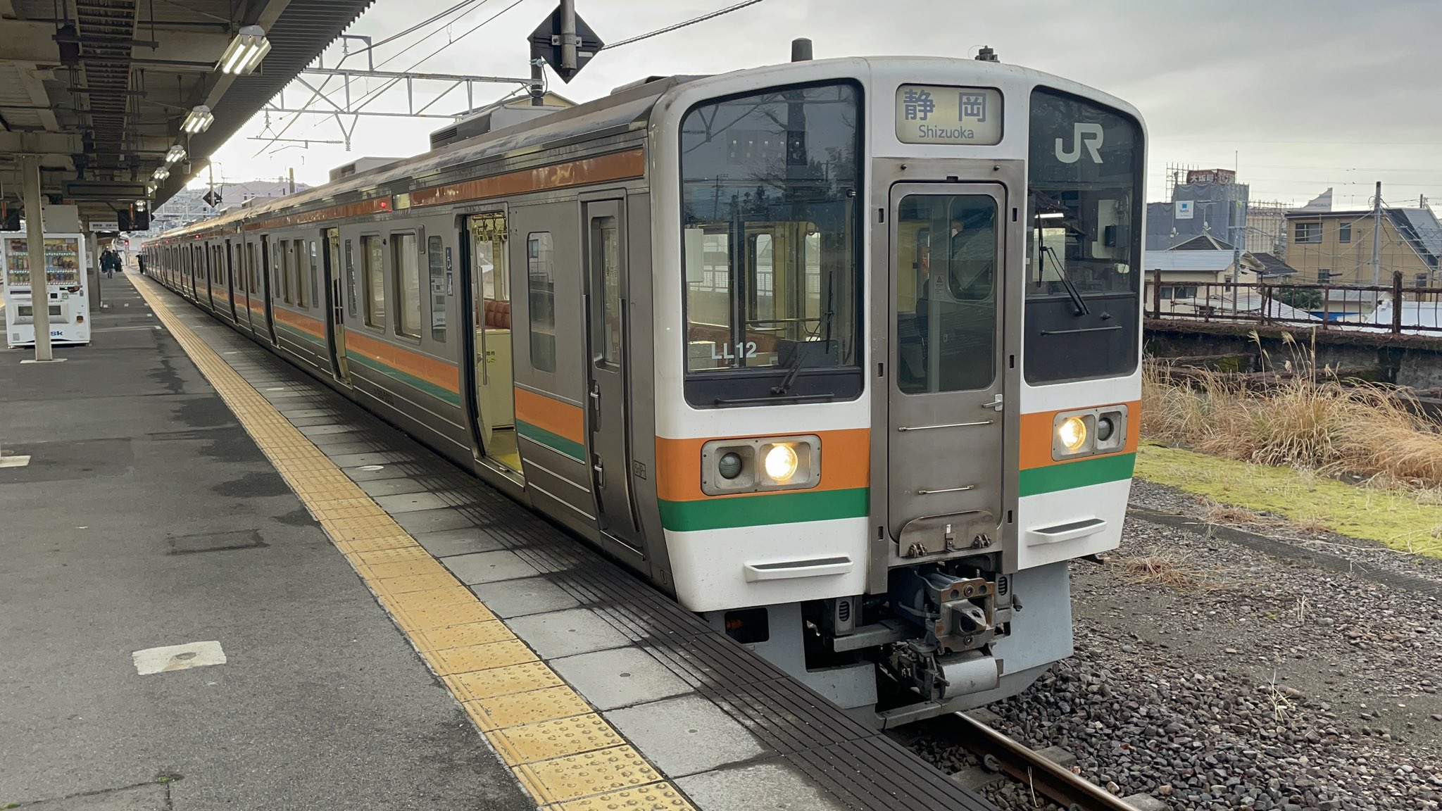 ハロ鉄Acty'23@mm'22小田湘南線©︎💉💉💉💉 on Twitter: "211系5300番台もそろそろ静岡転入が始まりそうだな。 ダイヤ改正の途中での転入となる為、当然サハを外した3 ...