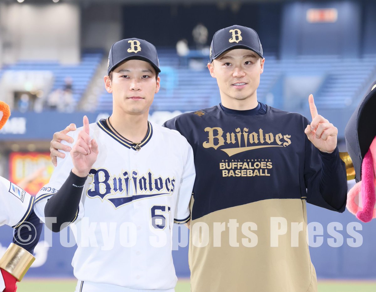 東スポ 写真部 On Twitter 【プロ野球】2023年4月20日 オリックスx楽天 今日のヒーロー 中川圭太 山崎福也 オリックス Orix Bs2023 東スポ