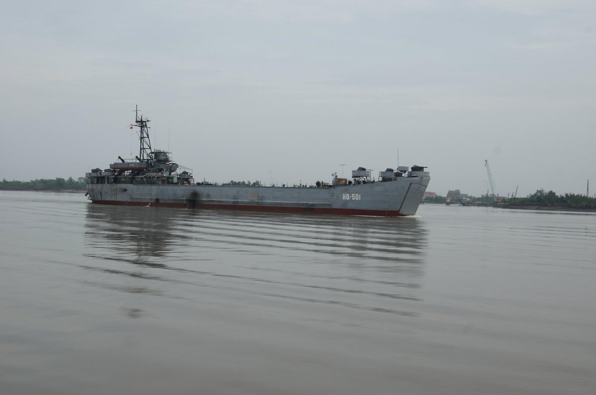 Garuda Rajawali 🇲🇾💉💉💉 on Twitter: "RT @AnnQuann: "Taxis of the sea" HQ-503 (ex-LST-603 "USS ...