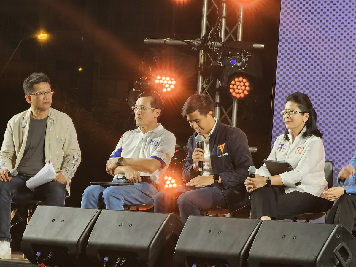 Ilawclub On Twitter เริ่มแล้ว เวทีดีเบตพรรคการเมือง ประเด็นสิทธิ