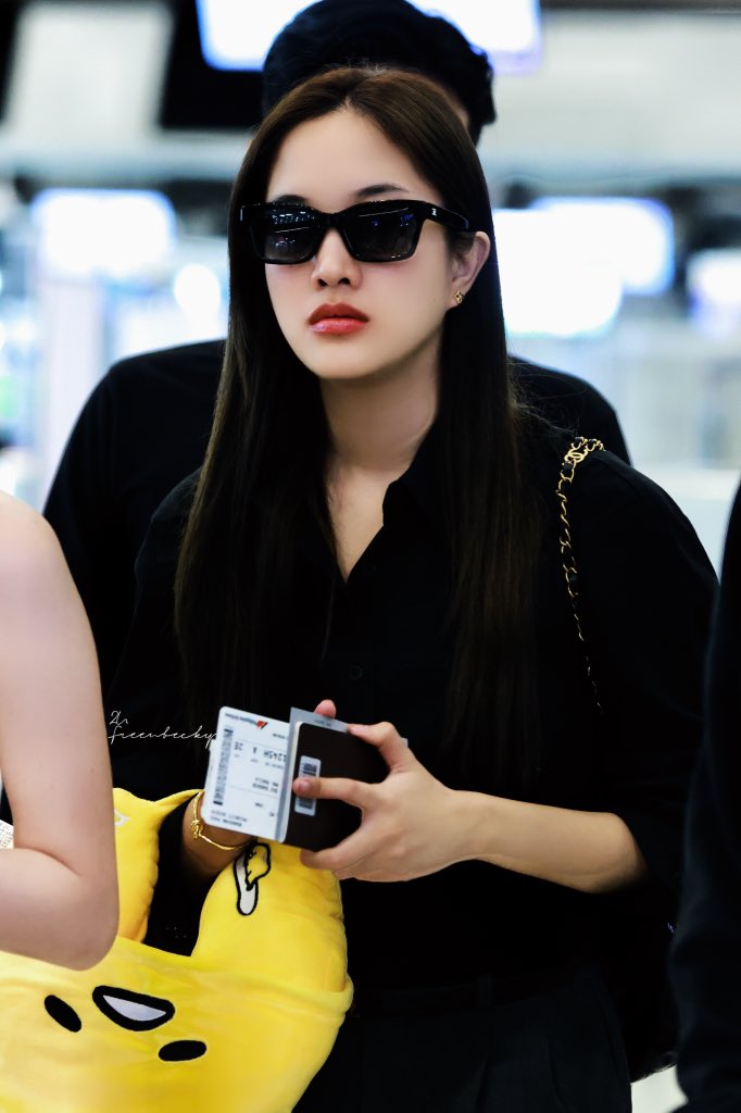 El Club de las 4 AM on Twitter: "Oigan, es Khun Sam o P'Freen?"