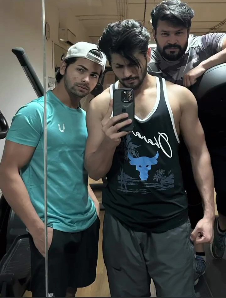 Adhik Mehta Tweets on Twitter: "Just Bros ! #SiddharthNigam #Brothers 💙 📸"