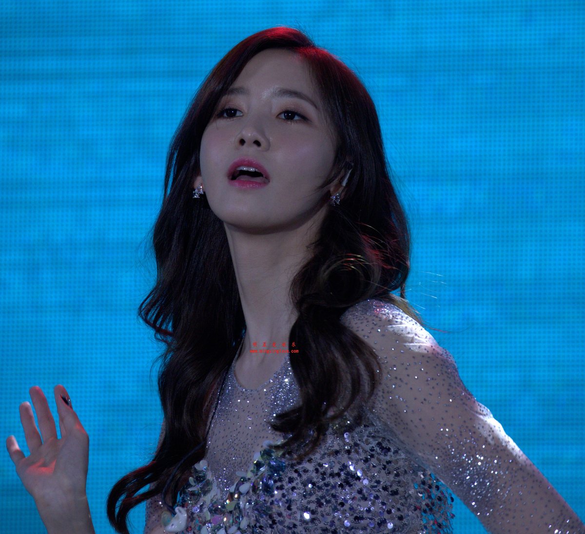 mingxinglove on Twitter: "#林允儿 演唱会现场舞台照花絮照片，性感透明裙，单张20M+，高清4K分辨率原图无修 #生图 下载 https://mingxinglove ...