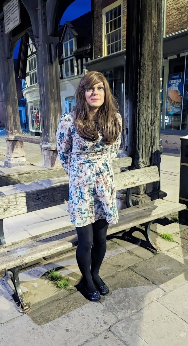 ` 🎀 𝒮𝒾𝓈𝓈𝓎 𝒟𝑒𝑒 𝒮𝓊𝓂𝓂𝑒𝓇𝓈 🎀 ` On Twitter My First Time Out In Public