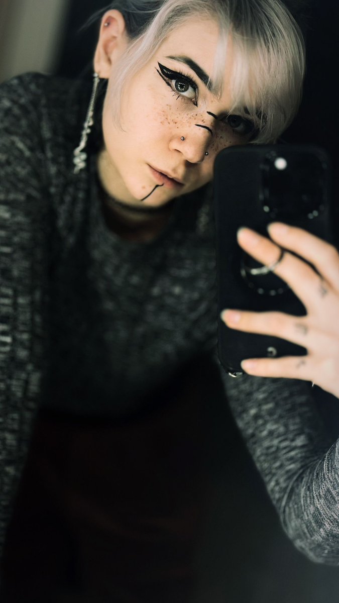 Mau on Twitter: "Bin Live! http://Twitch.tv/MaceZayuri"