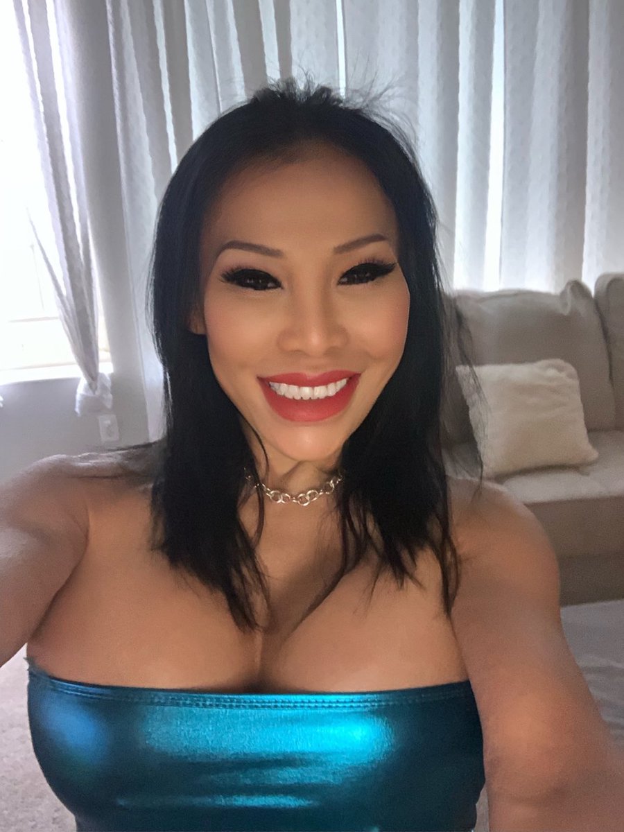 Exotic Lily on Twitter: "It’s a wet day I wanted more wet wet"