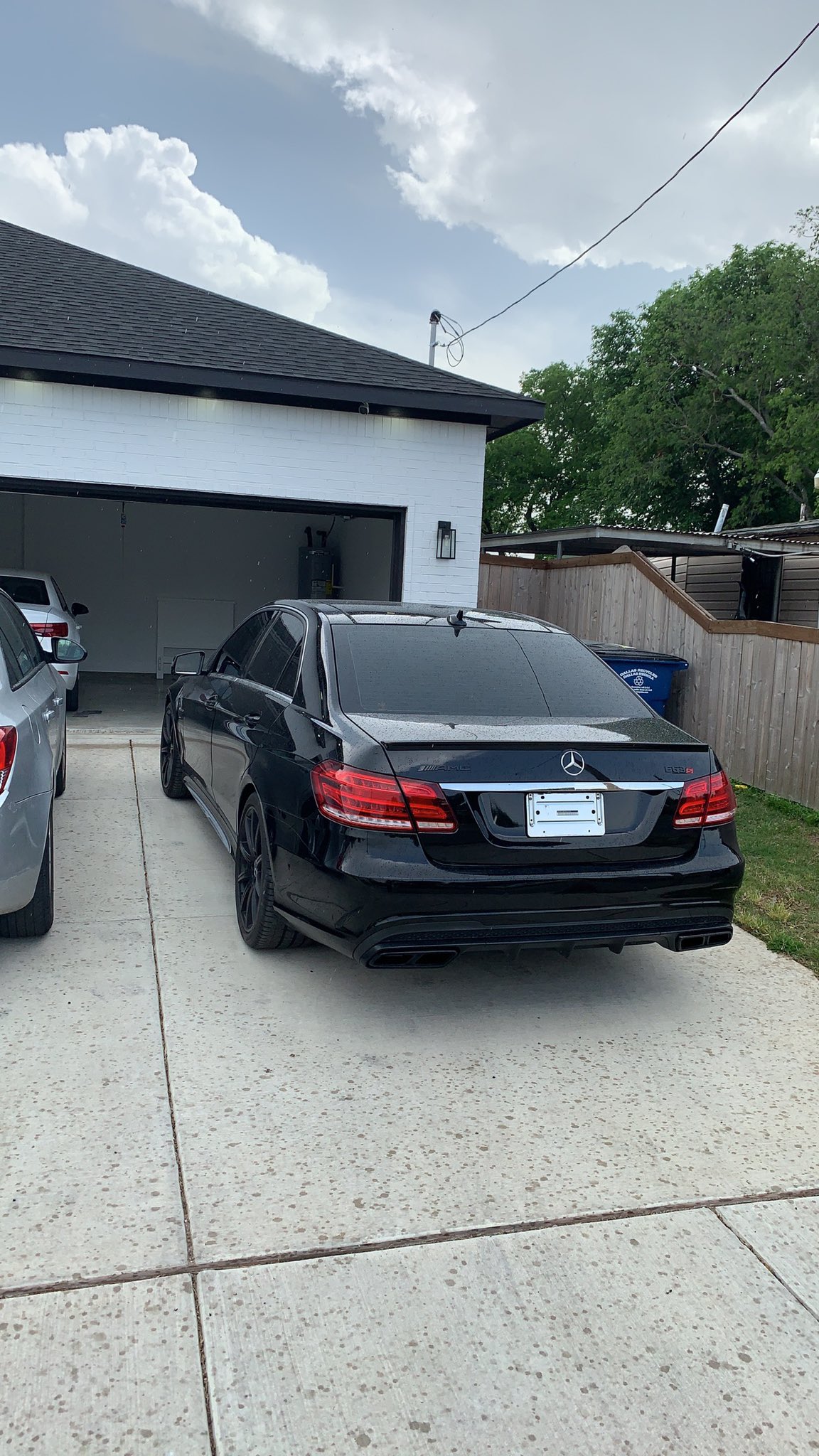 313 Bucke on Twitter: "SHES FUCKING HERE https://t.co/CE0ZKU4lQ3" / Twitter