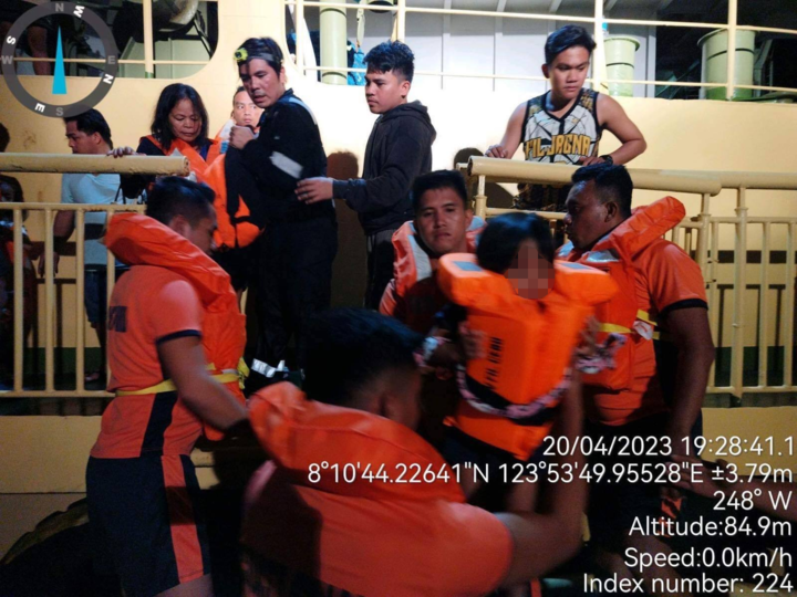 Philippine Coast Guard on Twitter: "RT @News5PH: Nasagip ng Philippine Coast Guard (PCG) ang ...