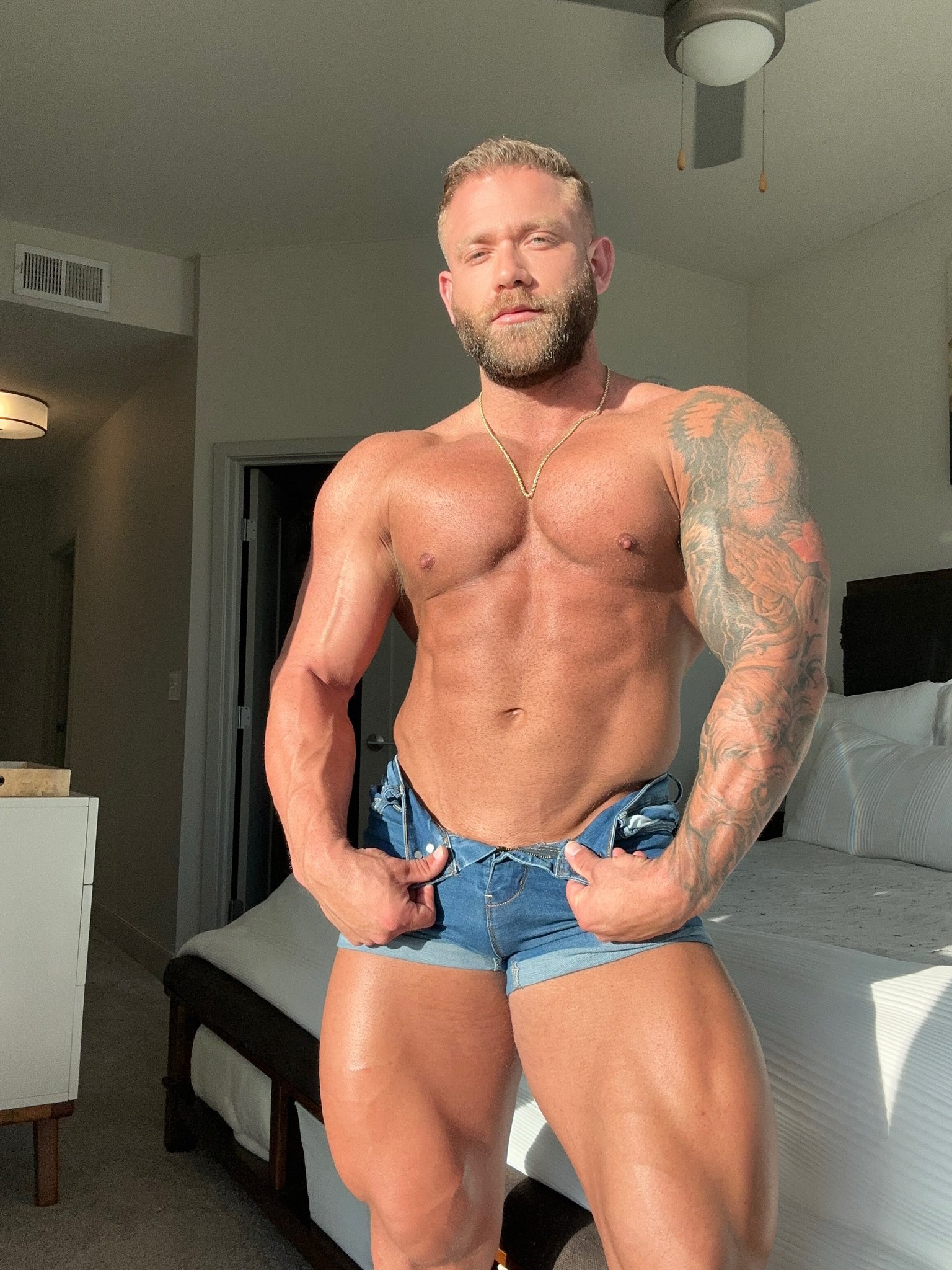 Jake Daniel on Twitter: "Who’s your daddy? 🔥 https://t.co/I2Y0mAiULy" / Twitter