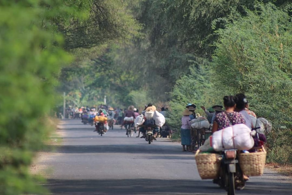 Khit Thit Media On Twitter ရွှေဘို၊ ကျားရွာကို စစ်တပ်က အင်အား အလုံးအရင်းဖြင့် စစ်ကြောင်းထိုး