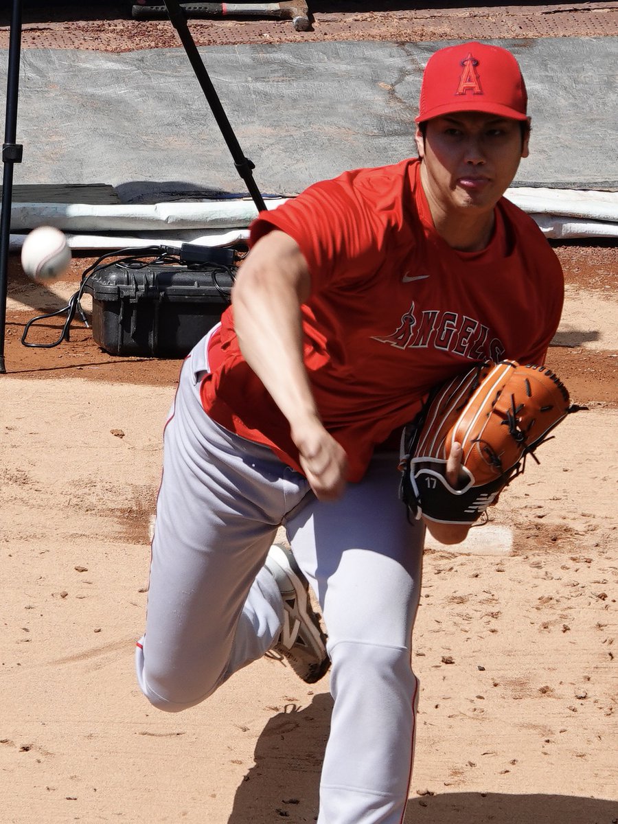 Full Count Mlb取材班 On Twitter エンゼルス・大谷翔平選手⚾️ ペロッ、ペロッ、ペロッ、ペロッ😋 カージナルスのラーズ・ヌートバー外野手も侍ジャパンで舌を出しての