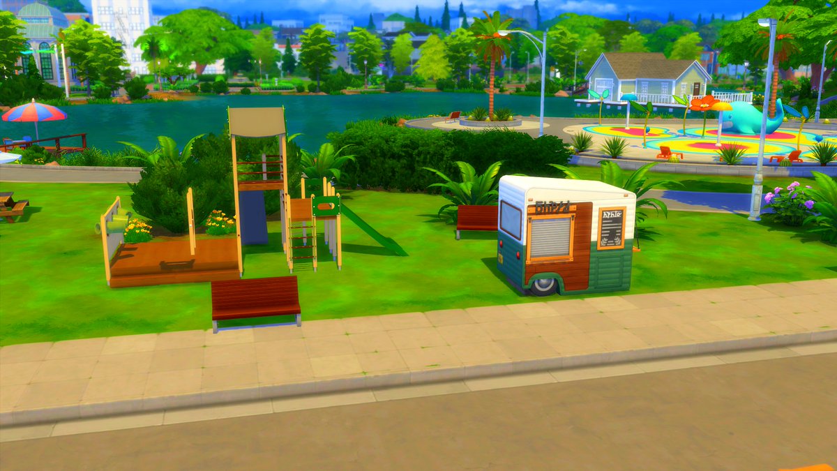 DeeSims on Twitter: "New house is eatinggggggggggg!! I'm in loveeee!!!"