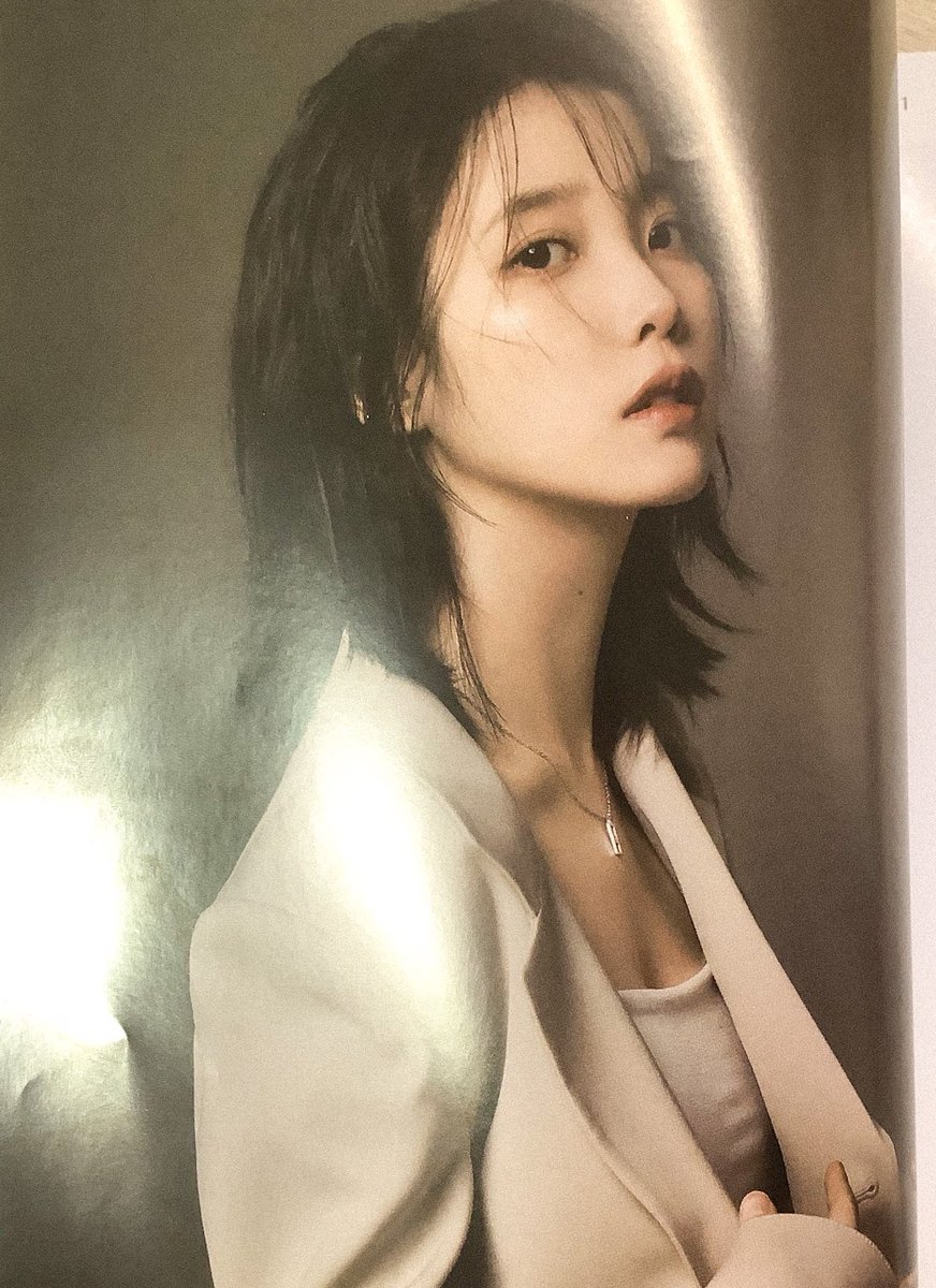 Words By Iu On Twitter Actress Iu New Magazine Photos 👸😳