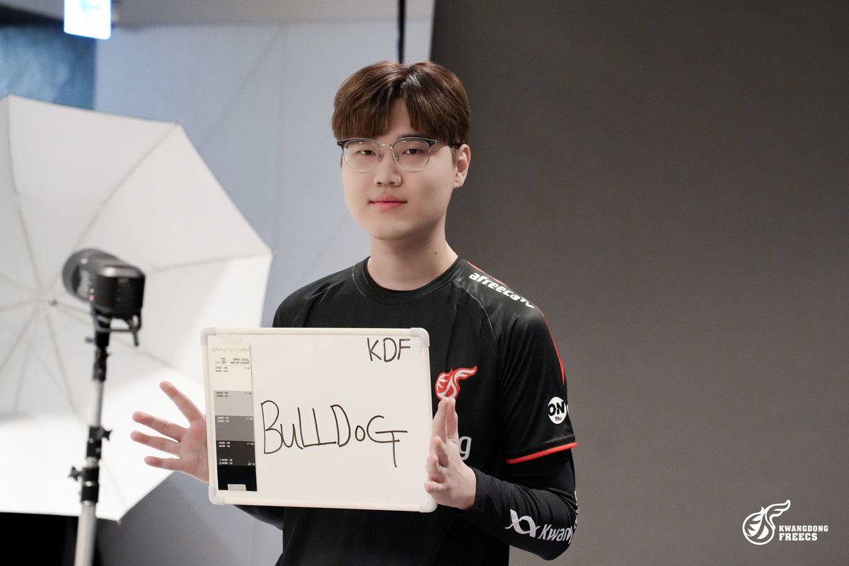 KWANGDONG FREECS on Twitter: "[프릭스 하드 털기💾 - LCK 스프링 프로필 촬영 편] → 더 많은 사진은 '광동 프릭스 아프리카TV 방송국 일상 ...