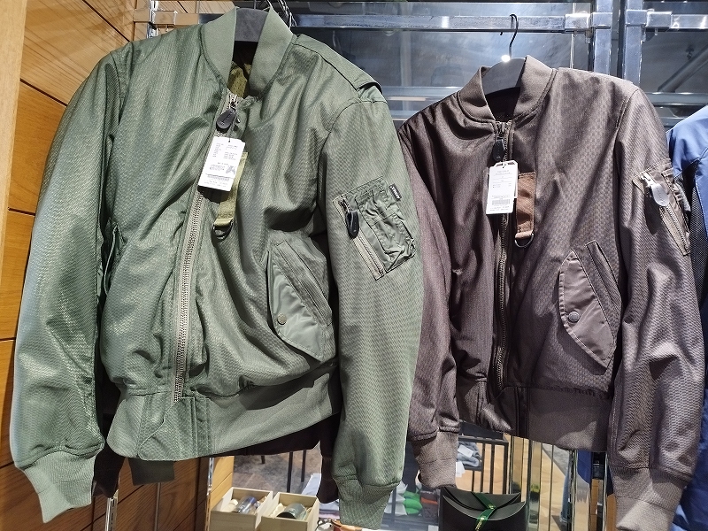 カワサキ プラザ横浜戸塚 on Twitter: "こんにちは。 カワサキプラザ横浜戸塚です。 AVIREX コラボ ライディングメッシュ MA-1 新色のモスグリーン、ブラウン 各色M～3L ...