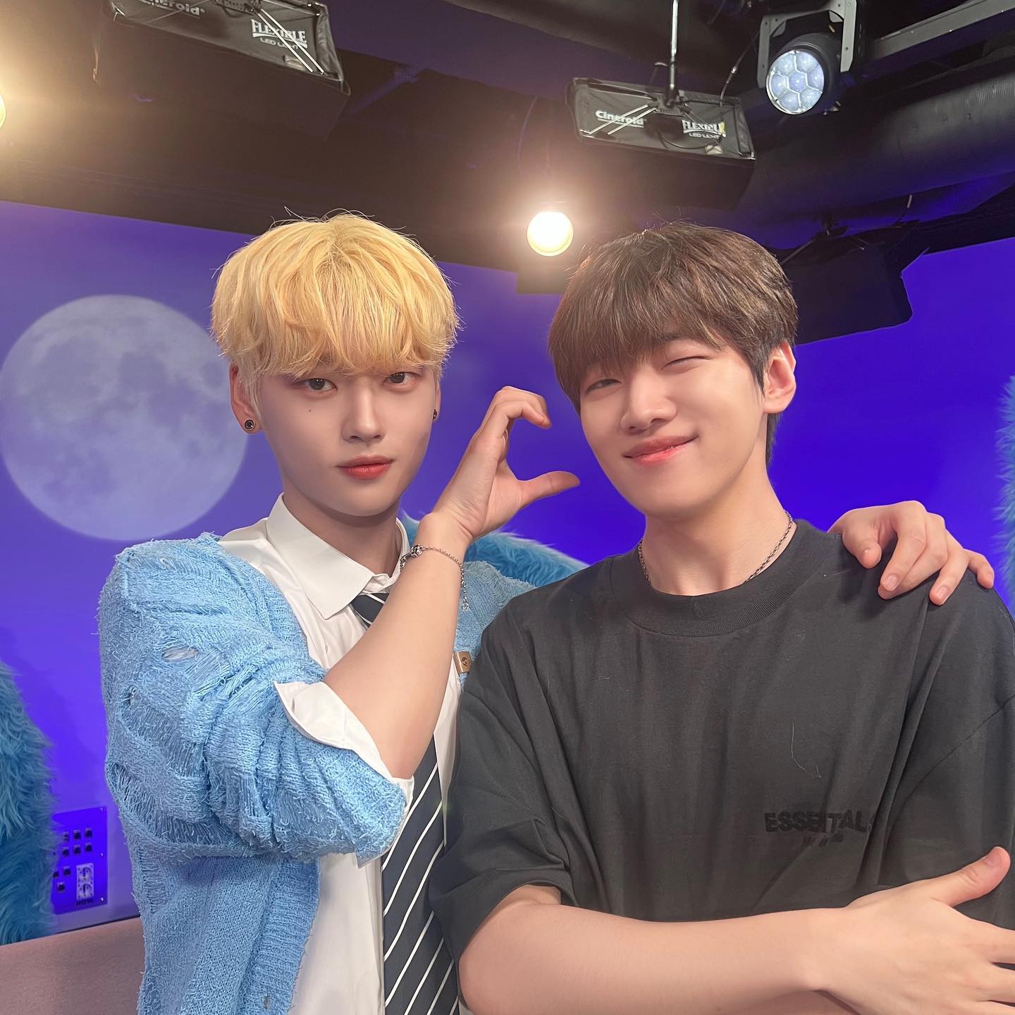 WEi • EN ESPAÑOL • on Twitter: "230420 IG | stone_dol2 🔗https://t.co/ENyZN1iU6v… "재짱이랑 #꿈이야 🩵💙💜 ...