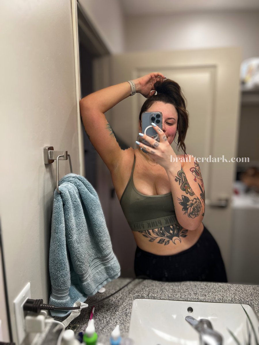 𝐆𝐨𝐝-𝐀𝐬𝐬 𝐀𝐧𝐠𝐞𝐥𝐢𝐜𝐚 🪩 on Twitter: "I am collecting more desperate armpit fetish slaves who love ...