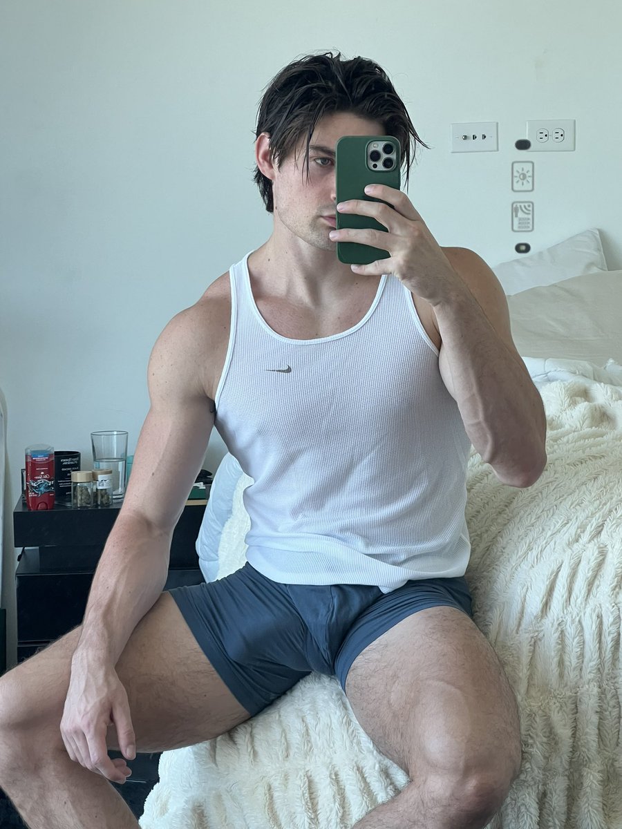 Sirs Models on Twitter: