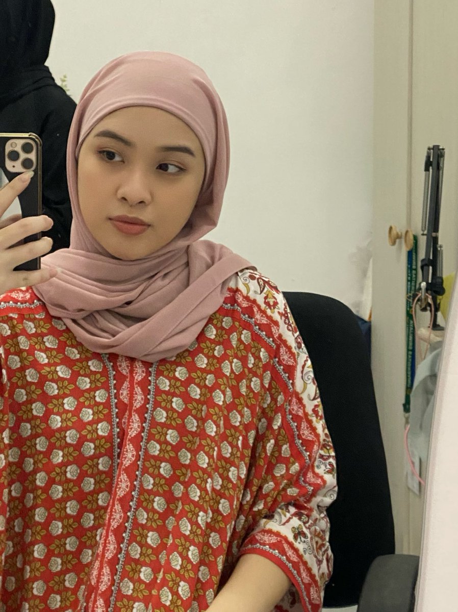 Aninditha Cahyadi on Twitter: "mff aku spam fto trs yha🫶🏿"