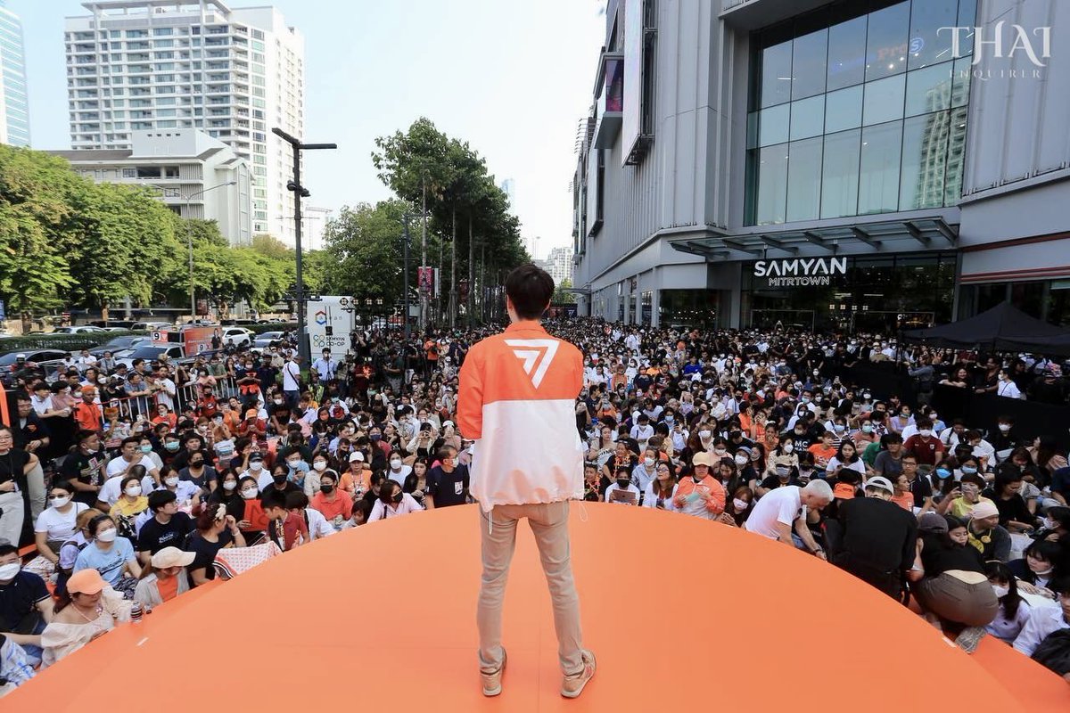 Thai Enquirer on Twitter: "Supporters of the Move Forward Party are gathering at Samyan Mitrtown ...