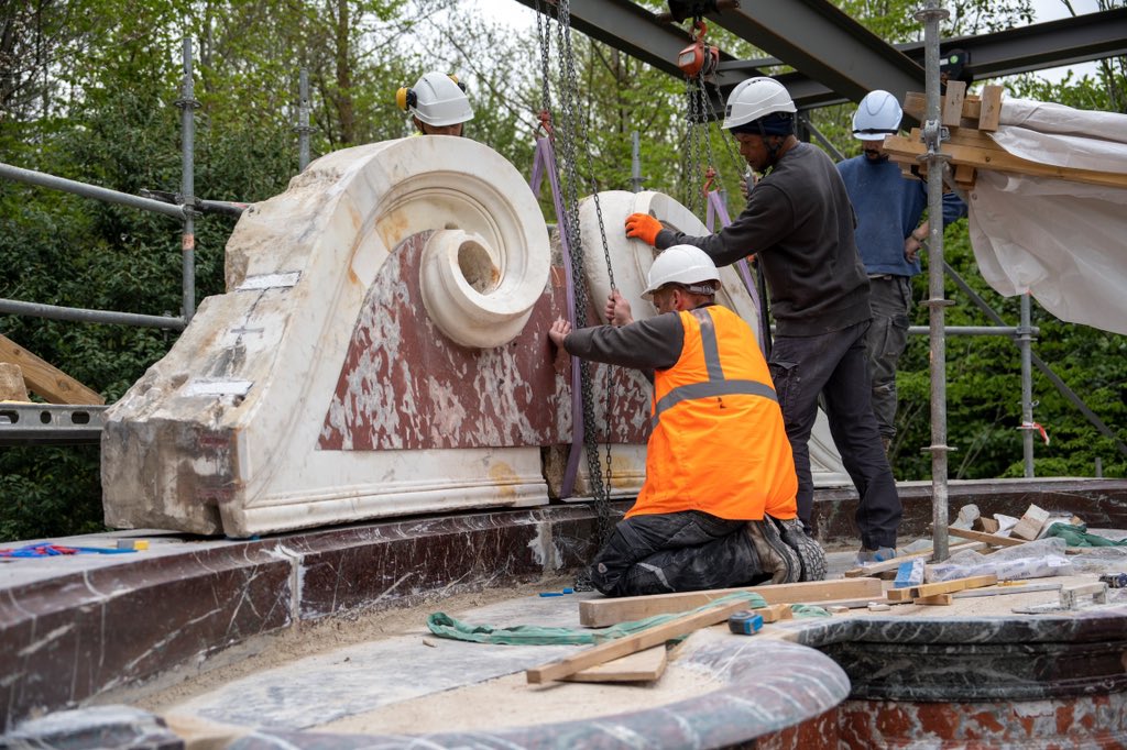 Château de Versailles on Twitter: "🇫🇷 La restauration du buffet d’eau se poursuit. Les marbres ...