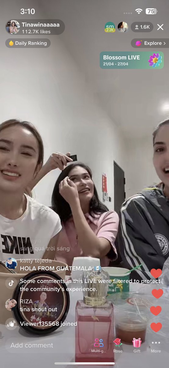 Papirazzi 🌷#chompu i love u 💕 on Twitter: "THE WAY THEY ALL HAVE THEIR TIKTOK LIVES AT THE SAME ...