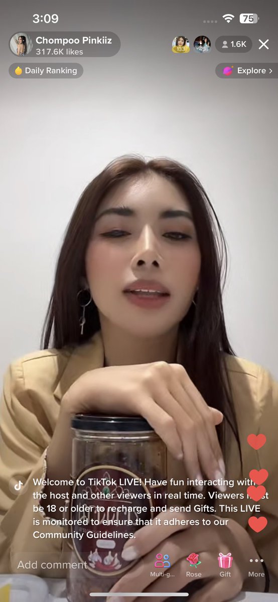 Papirazzi 🌷#chompu i love u 💕 on Twitter: "THE WAY THEY ALL HAVE THEIR TIKTOK LIVES AT THE SAME ...