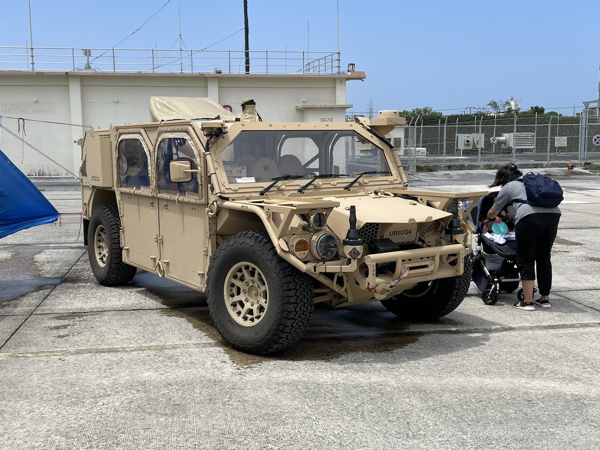 角材 on Twitter: "米陸軍の特殊部隊用車輌M1288 GMV 1.1！ 以前から見かけていたけど、やっと撮れた['A`] これ、ドライバー席がセンターなのな['A`] #アメリ ...