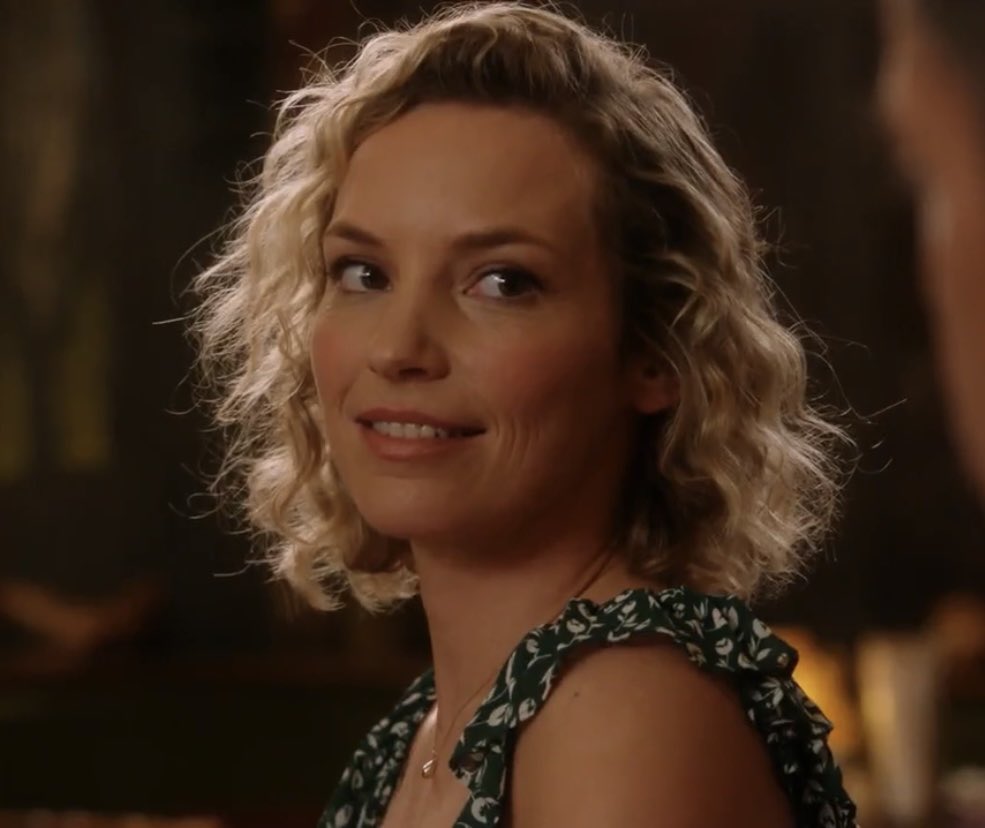 Thisuri 🌺| 29 days till Taylor on Twitter: "In this house, we love and support Juliet Higgins ️😌🥰"