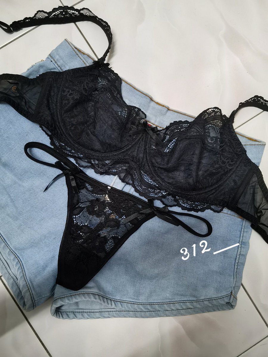 表妹日常原味内衣内裤(接推广) On Twitter 群友小姨子 看着挺单纯 没想到私下这么骚 穿这种蕾丝钉子裤 还故意放在卫生间让群友欲罢不能 直接拿起来撸 想看更多原味资源 私信我 有门槛