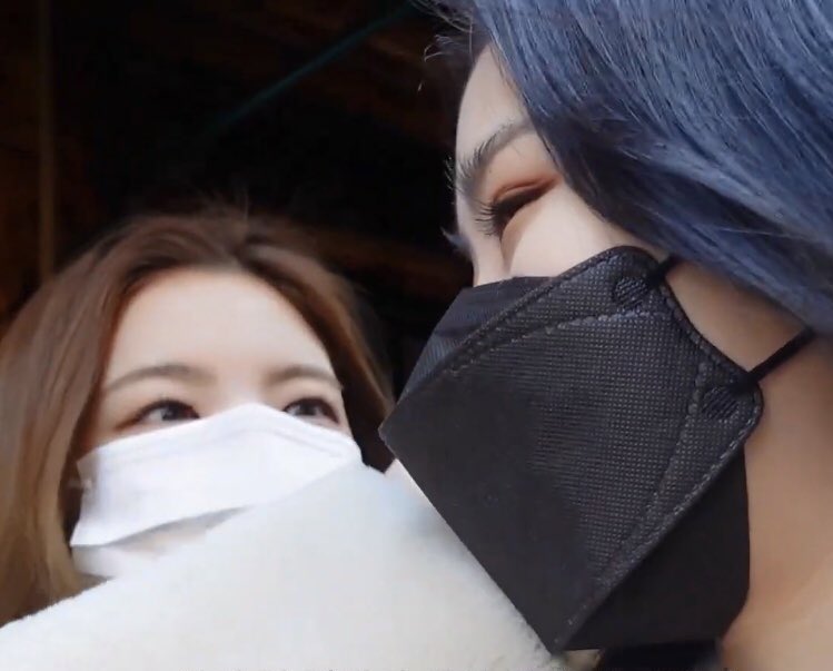 on Twitter: "been a year since we got this gayest jinlia v2log"