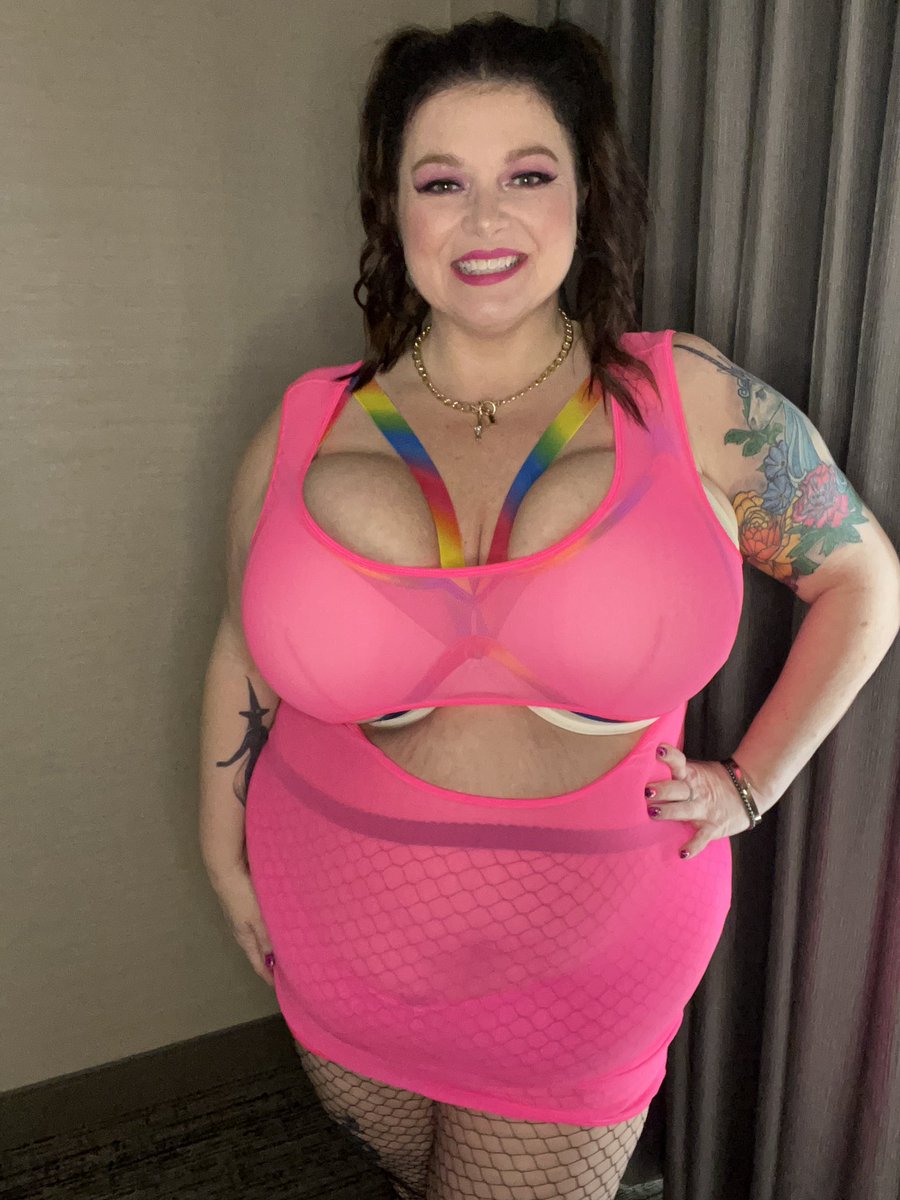 Lisa eX Chicago Exxxotica 4/21-4/23 2023 on Twitter: "What an epic night. Round two coming soon."