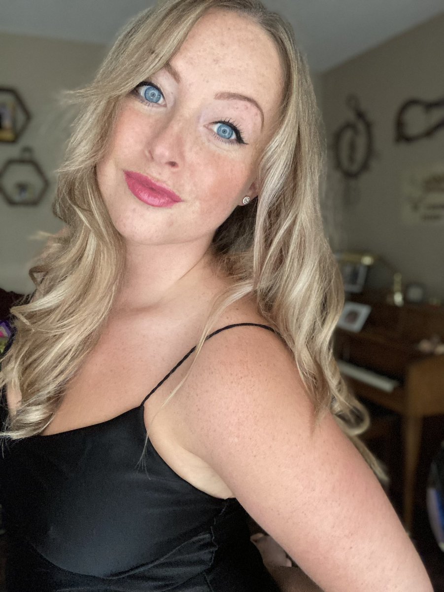 Ashley on Twitter: "RT with a photo you felt fine in 🥰