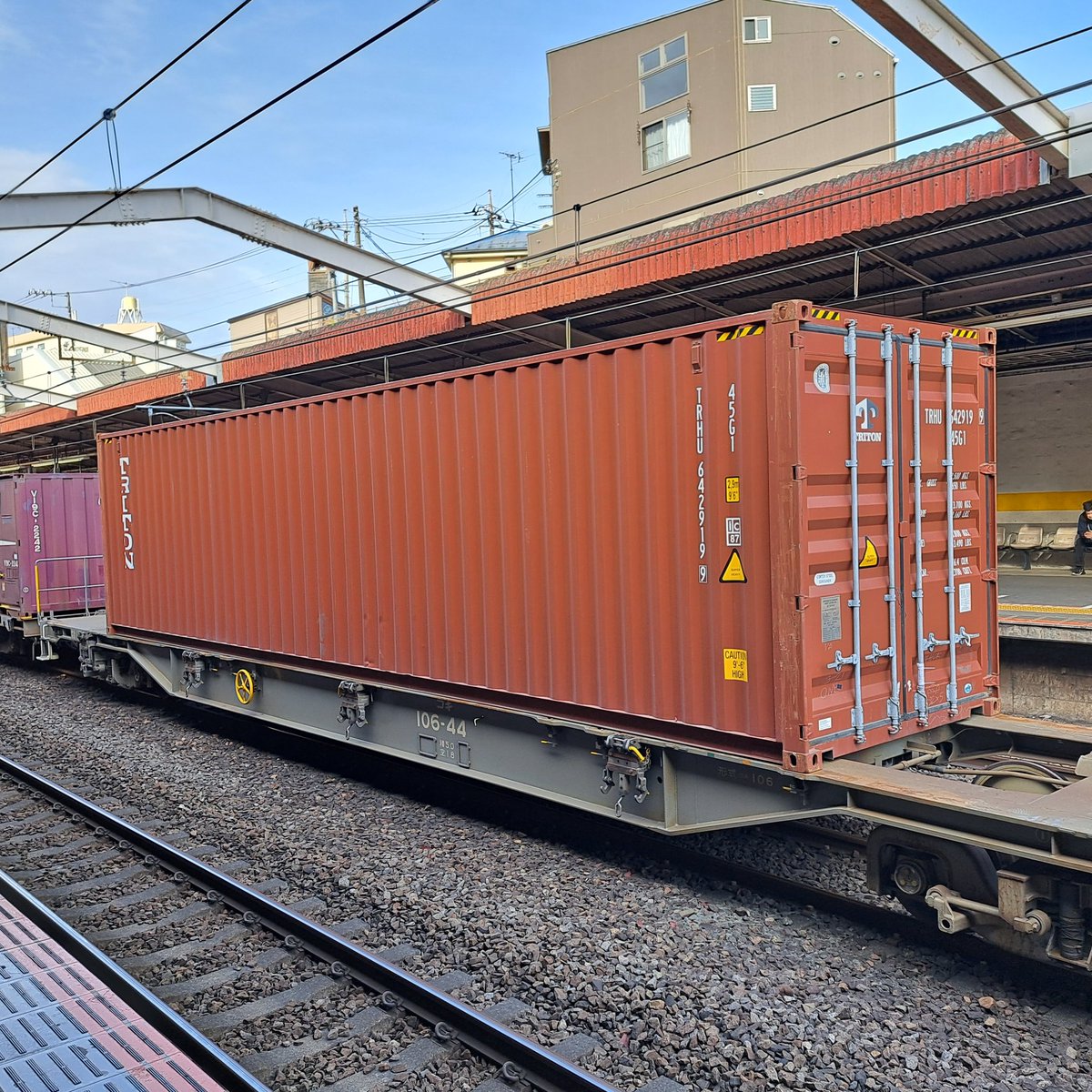 青木廉 on Twitter: "4072ﾚ EF65-2089+コキ73-3組み合わせ ピンクONEコンテナ目立ちますね。"