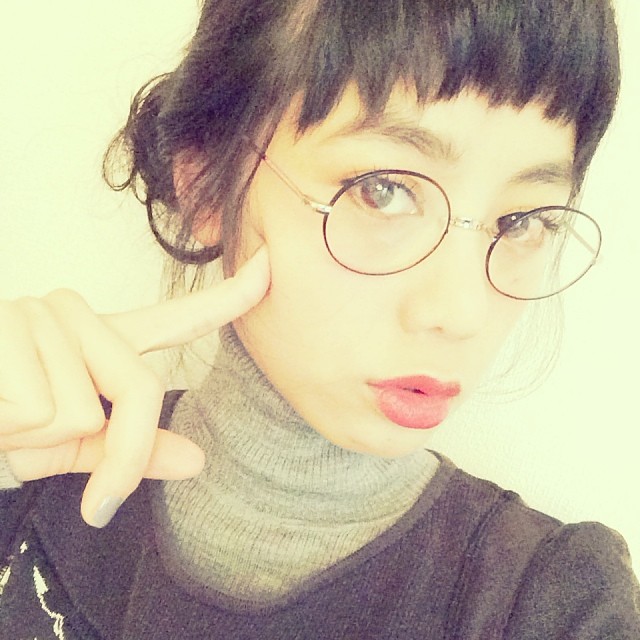 眼鏡っ娘botめがねっ娘、メガネ女子 On Twitter 20230423 0930 逗人喜愛的女孩照片戴眼鏡的。 眼鏡的女孩