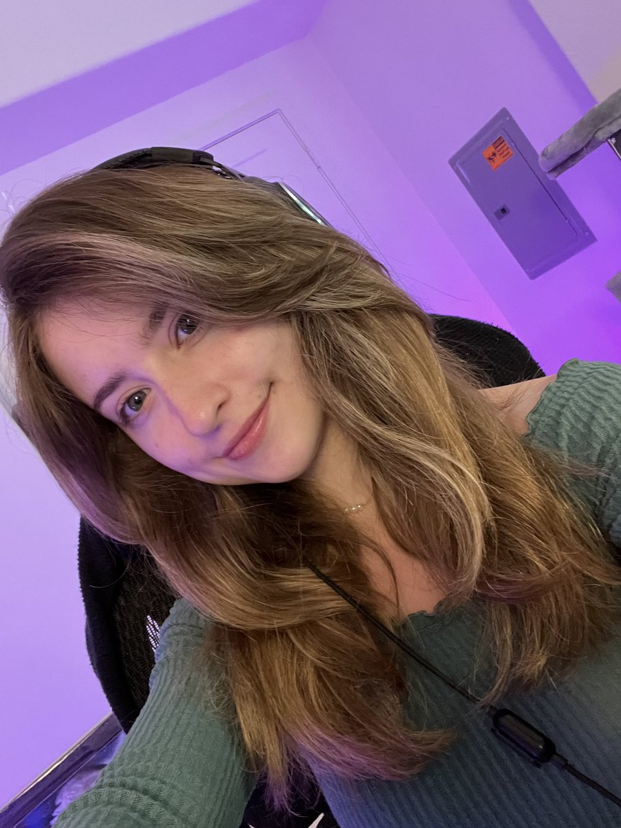 Ry on Twitter: "Streaming R6 into Among Us http://twitch.tv/RyyFyy"