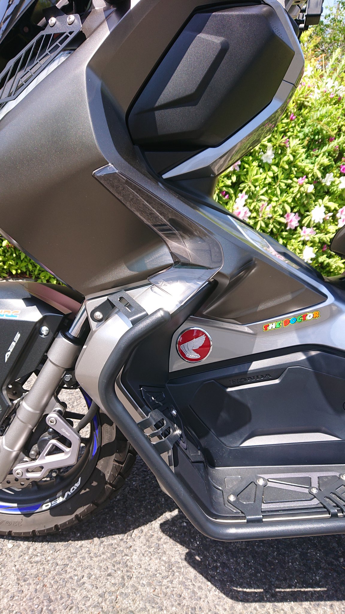 むすめめい🫧🍀 on Twitter: "ADV150レッグデフレクターサイド取付しました 取説はインドネシア語… 読めません🤣 インドネシアの日本語喋れるお友達居たら🤣 まぁ何とかかんとか ...