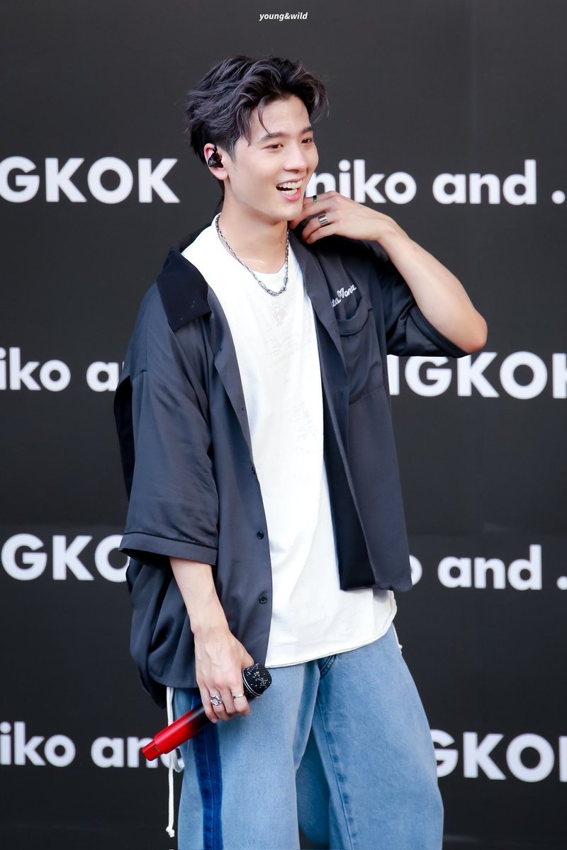 P’noy support TNT🐯😸🐰 on Twitter: "RT @XXxTNT9: 🤍🖤 รอยยิ้มน้องเช่คือกำลังใจ มองแล้วใจฟูสุดๆเลย ขอ ...