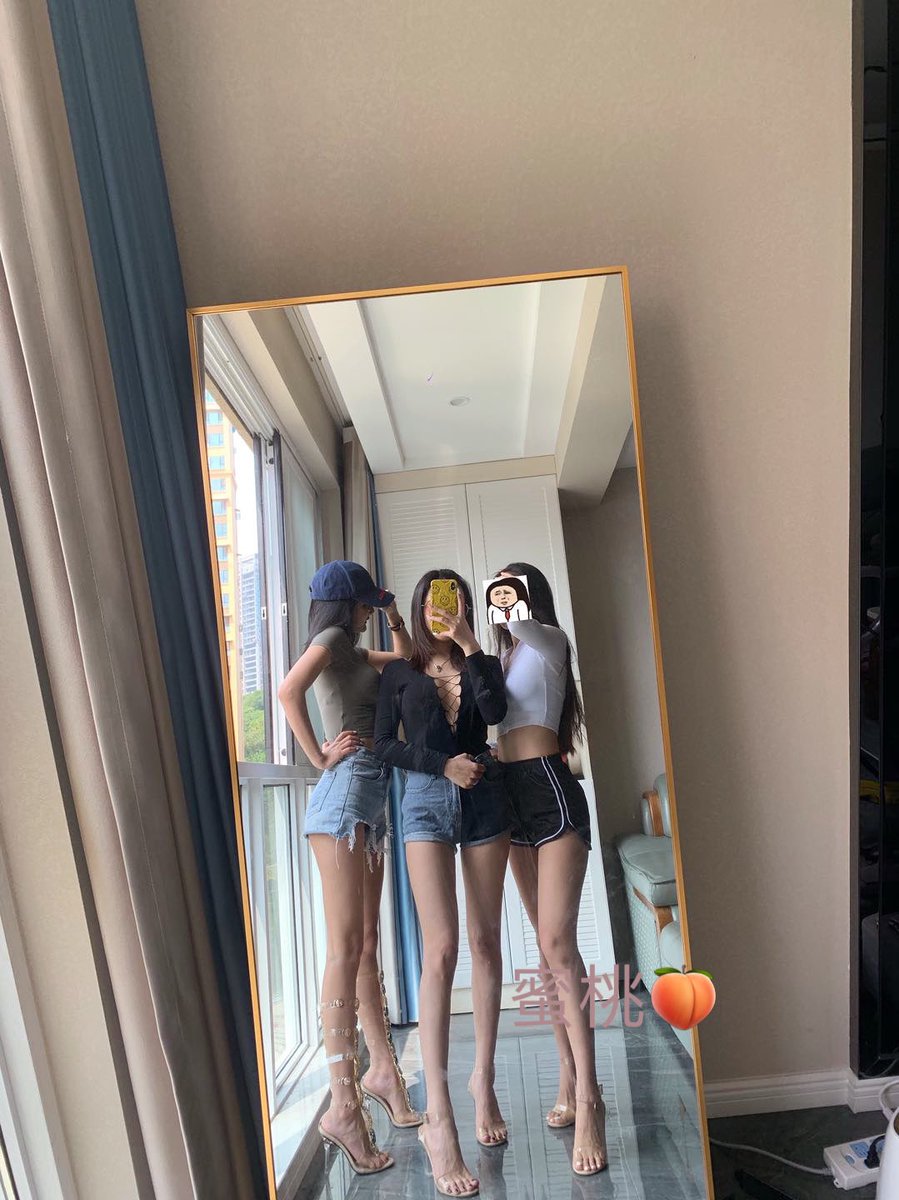 蜜桃🍑 On Twitter 我两个闺蜜说要找小哥哥大弟弟,我不懂什么意思,评论区告诉我她们说的啥😂