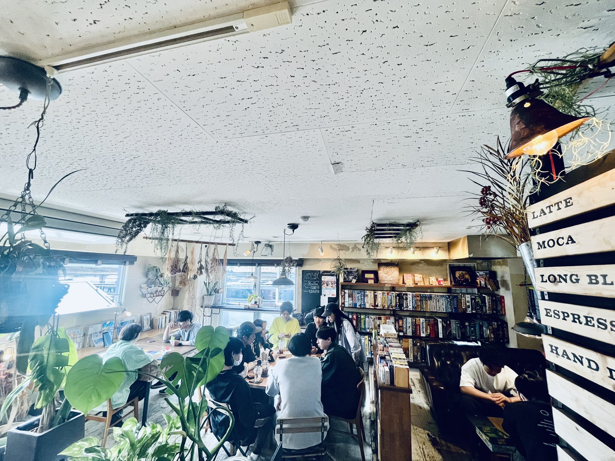 hello COFFEE STAND（ボードゲームカフェ&コーヒースタンド）【※ご予約可】 on Twitter: "相席卓では続いて「ヒッコリーディッコリー」遊んでます😀 奇遇にも2戦連続 ...