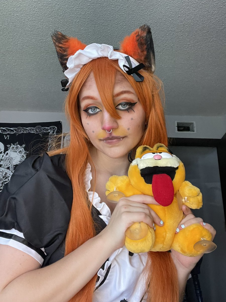 mewz !!COMMS OPEN!! on Twitter: "my most recent garf art ft. my garf cosplay"