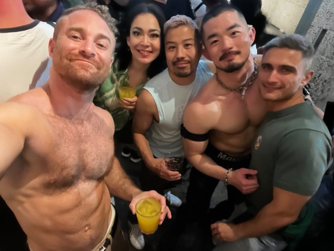 Takeshi on Twitter: "Happy Pride tea dance アメリカから来た知人と東京の知人とで一緒になって大騒ぎ Dayイベントの方がやっぱり性に合ってる ...