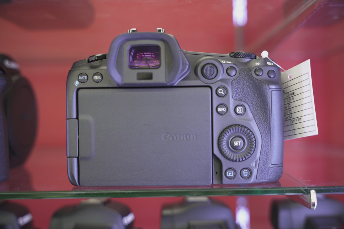 フジヤカメラ店 公式 on Twitter: "EOS R5はフルサイズミラーレスの「定番」と言っていい機種だと思います。それまでのRシステムカメラに多少危なっかしさを感じていたので、登場した ...